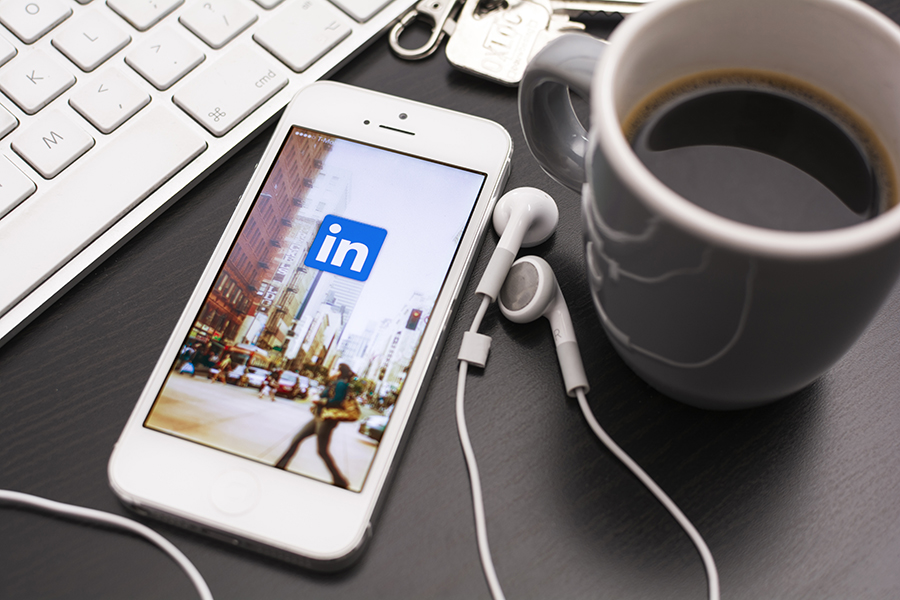 Infographic: How to Write the Perfect LinkedIn Invite by @sioffy | ERE